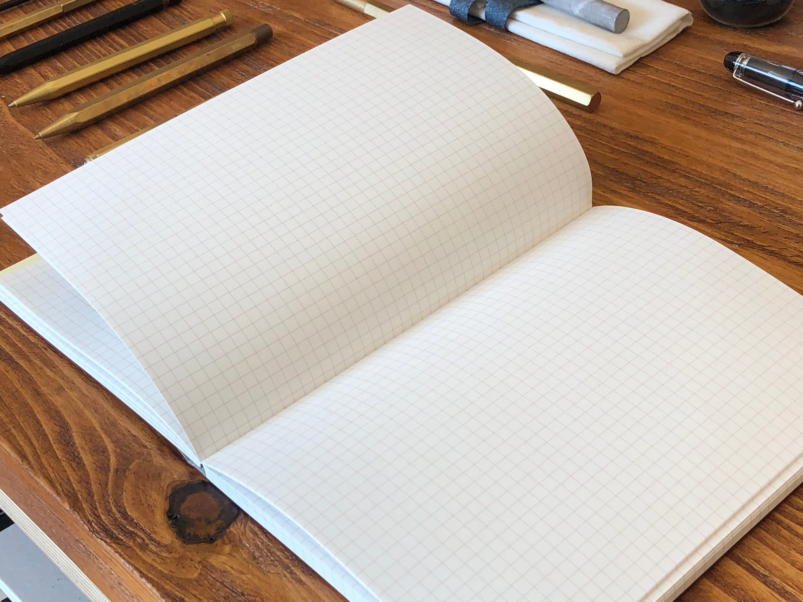 Apica Premium C.D. Notebook - A5 - Grid – Yoseka Stationery